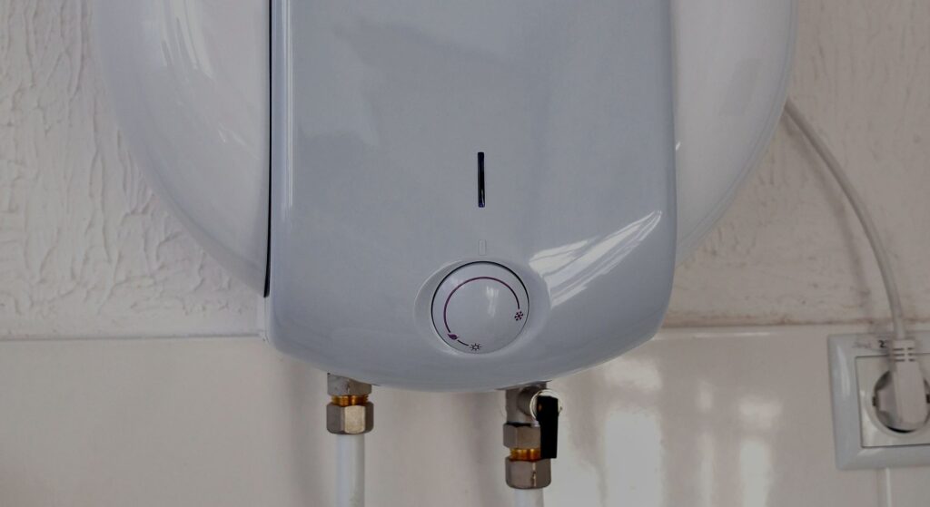 Traditional vs. Tankless Water Heaters Explained - ABP